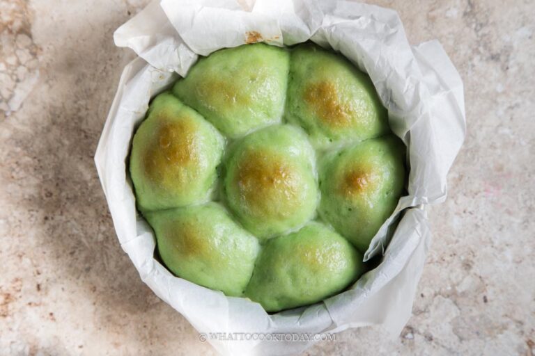 Pani Popo (Samoan Coconut Buns) - Pandan Flavor
