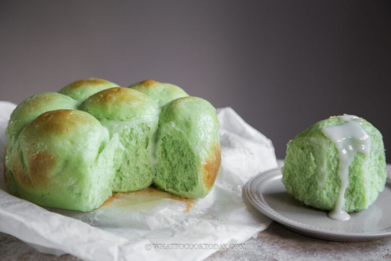 Pani Popo (Samoan Coconut Buns) - Pandan Flavor