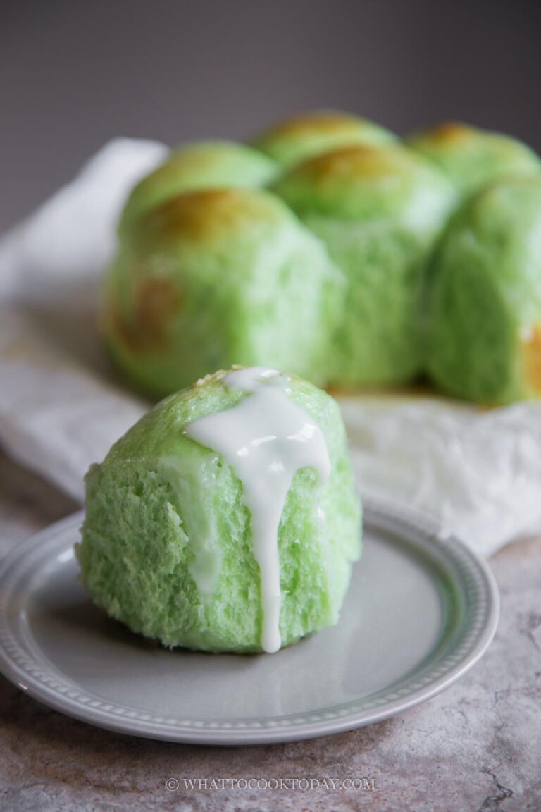 Pani Popo (Samoan Coconut Buns) - Pandan Flavor