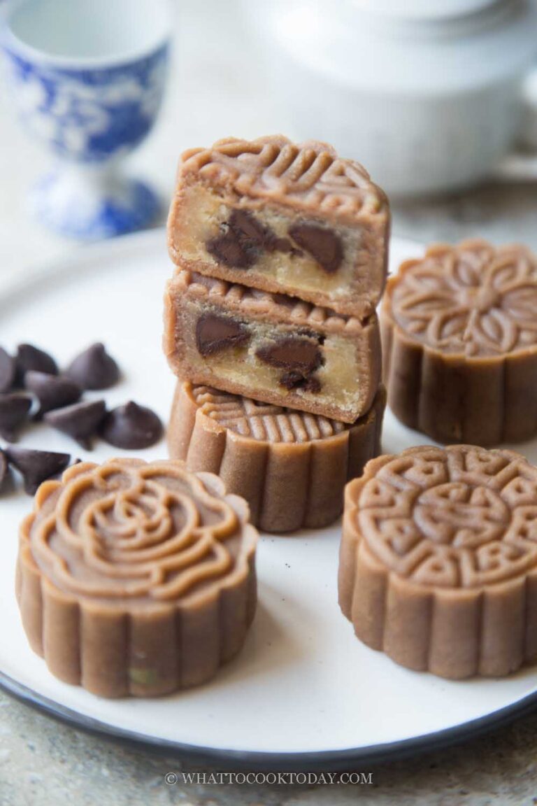 How to bake chocolate mooncakes without golden syrup and alkaline water