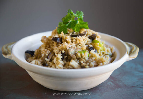 Easy One-Pot Taiwanese Sesame Oil Chicken Rice