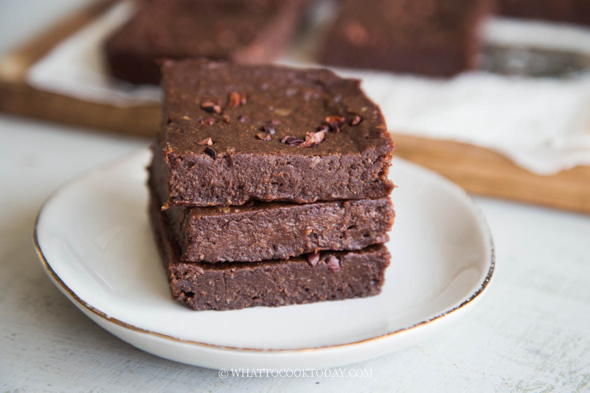 Flourless Adzuki Bean/Red Bean Brownies (So Moist and Fudgy!)