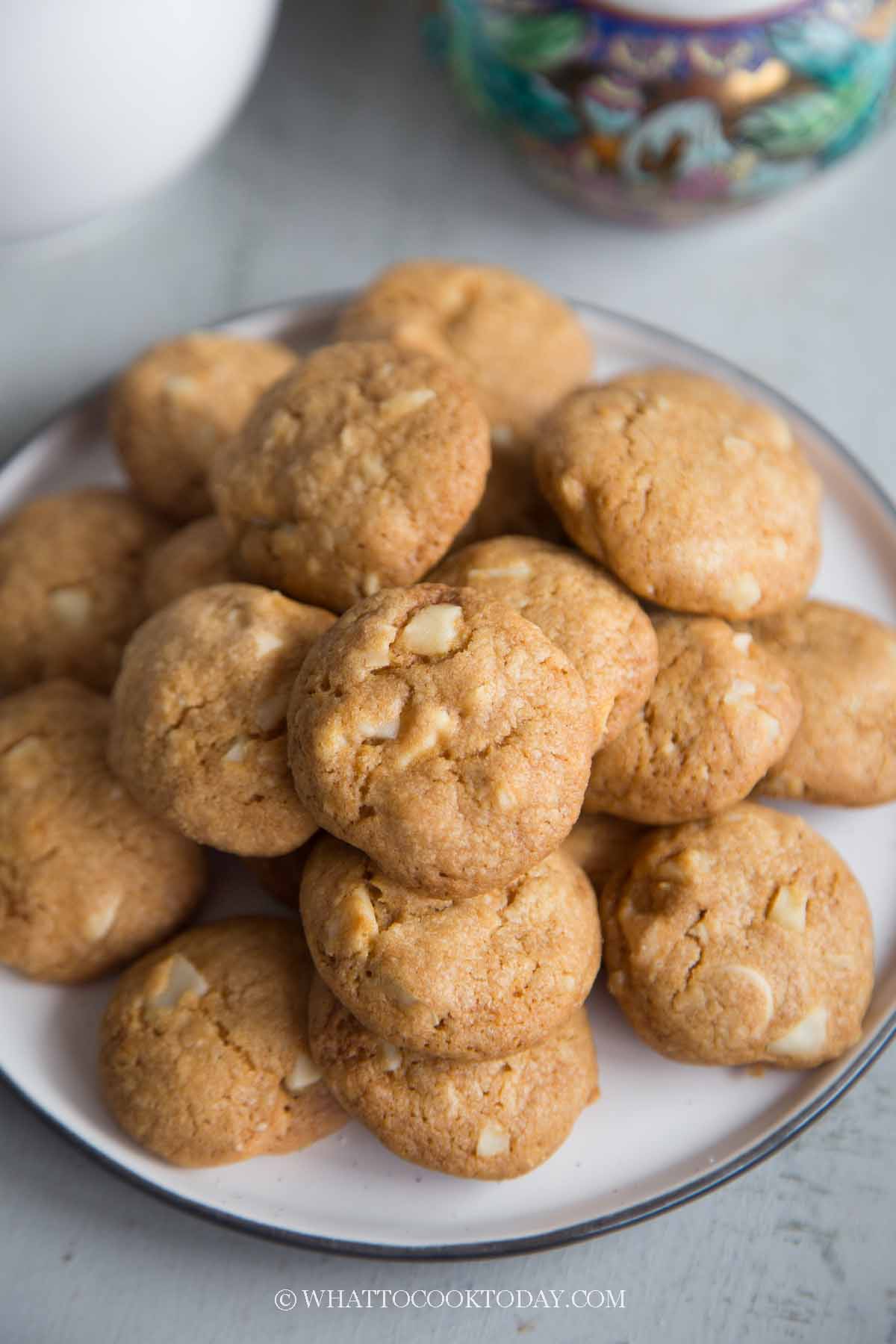 Mini Crunchy Macadamia Nut Chocolate Chip Cookies