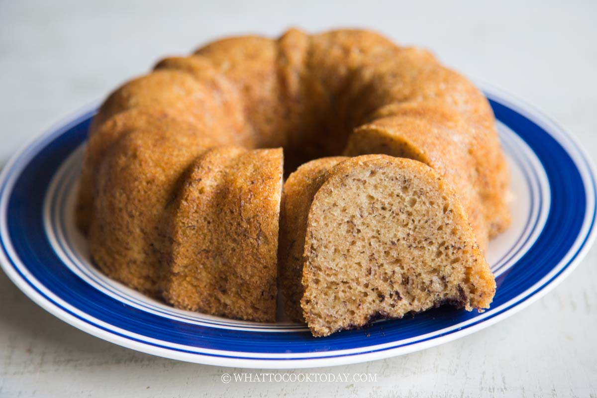 Easy Steamed Banana Cake (Bolu Pisang Kukus)