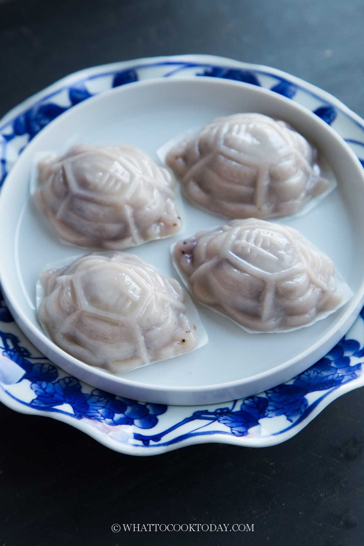Taro Ang Ku Kueh (Steamed Taro Tortoise Cake)