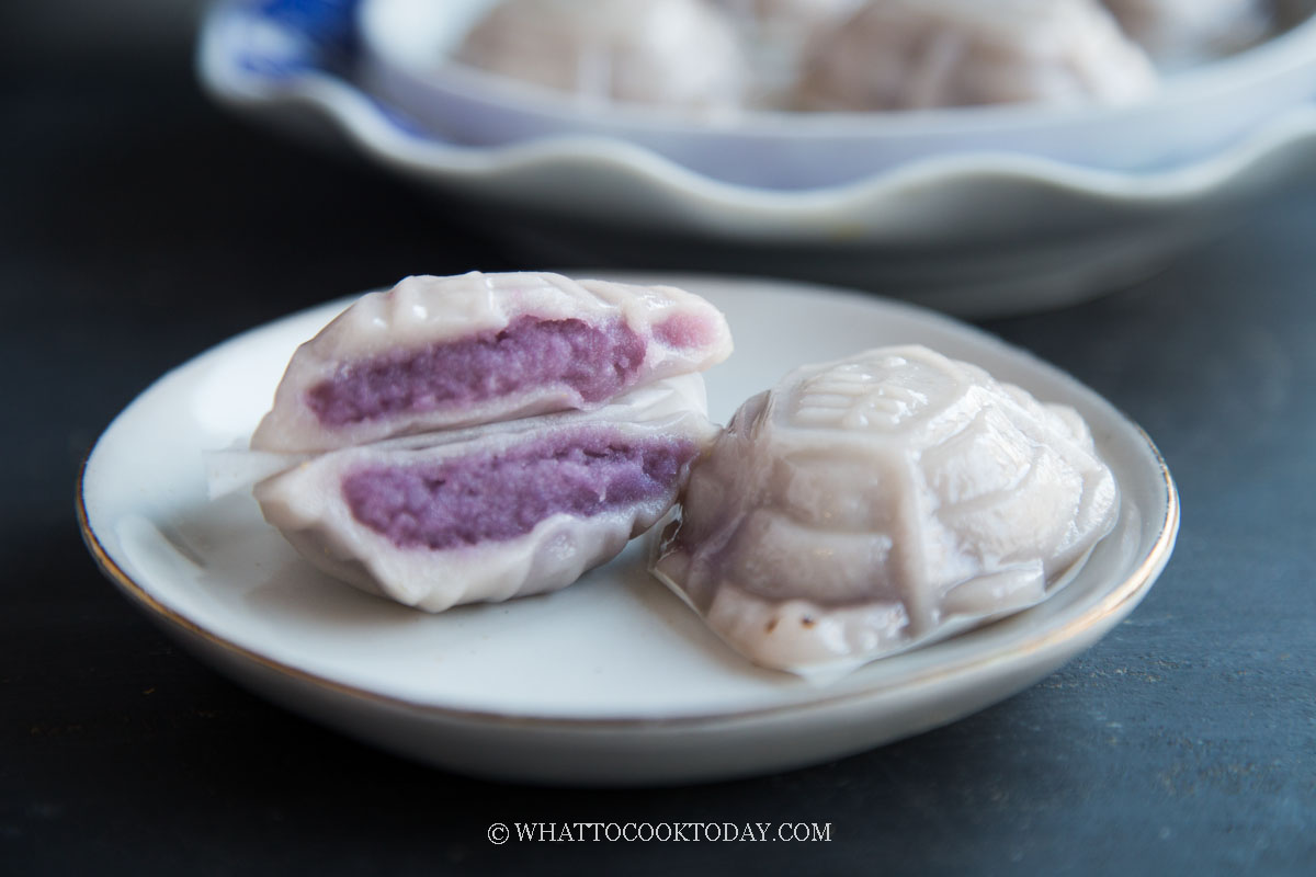Taro Ang Ku Kueh (Steamed Taro Tortoise Cake)