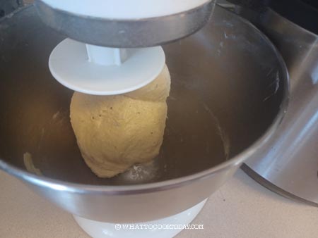 Italian Easter Cheese Bread (Crescia al Formaggio)
