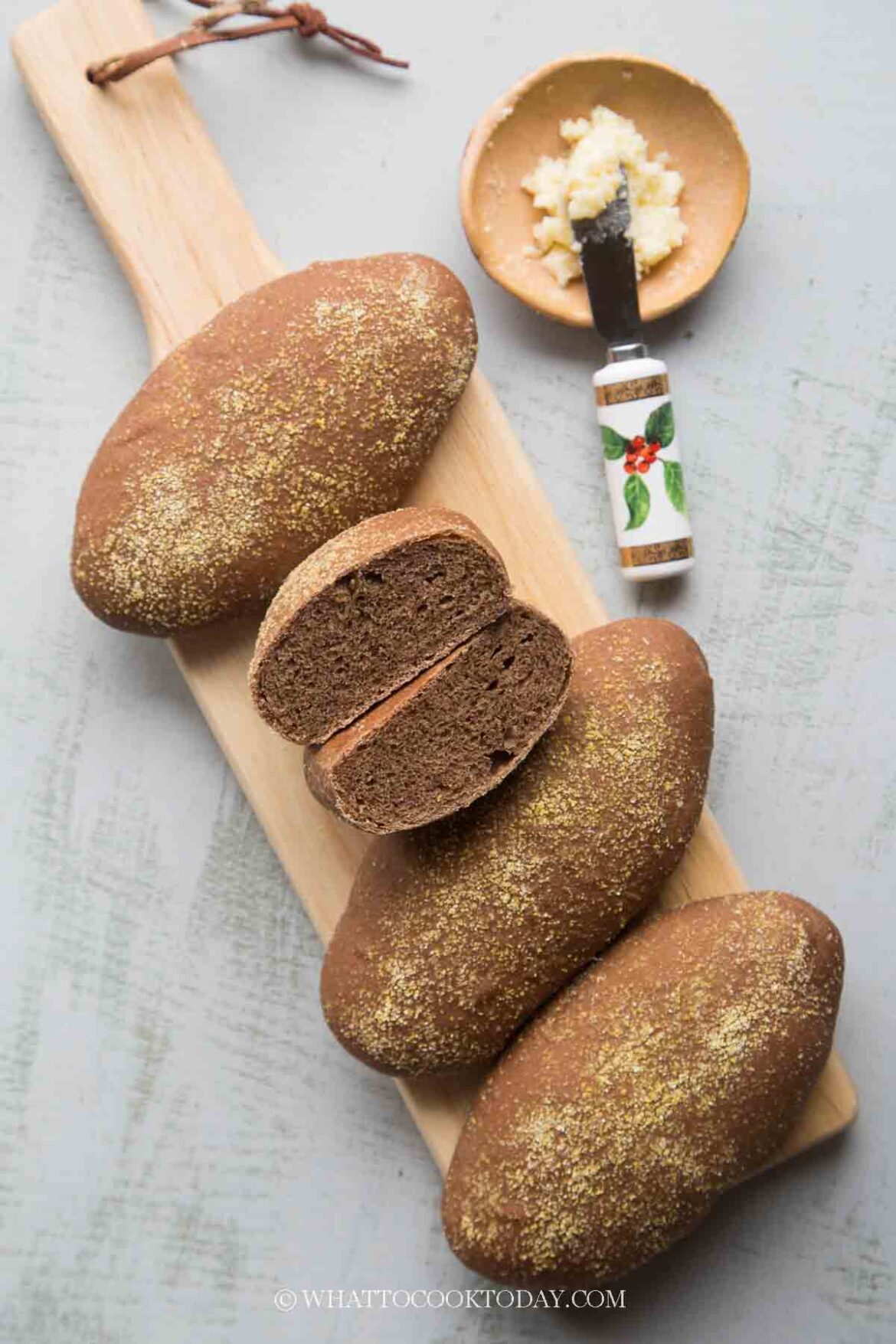 No-Knead Honey Wheat Bushman Bread (Outback Steakhouse)