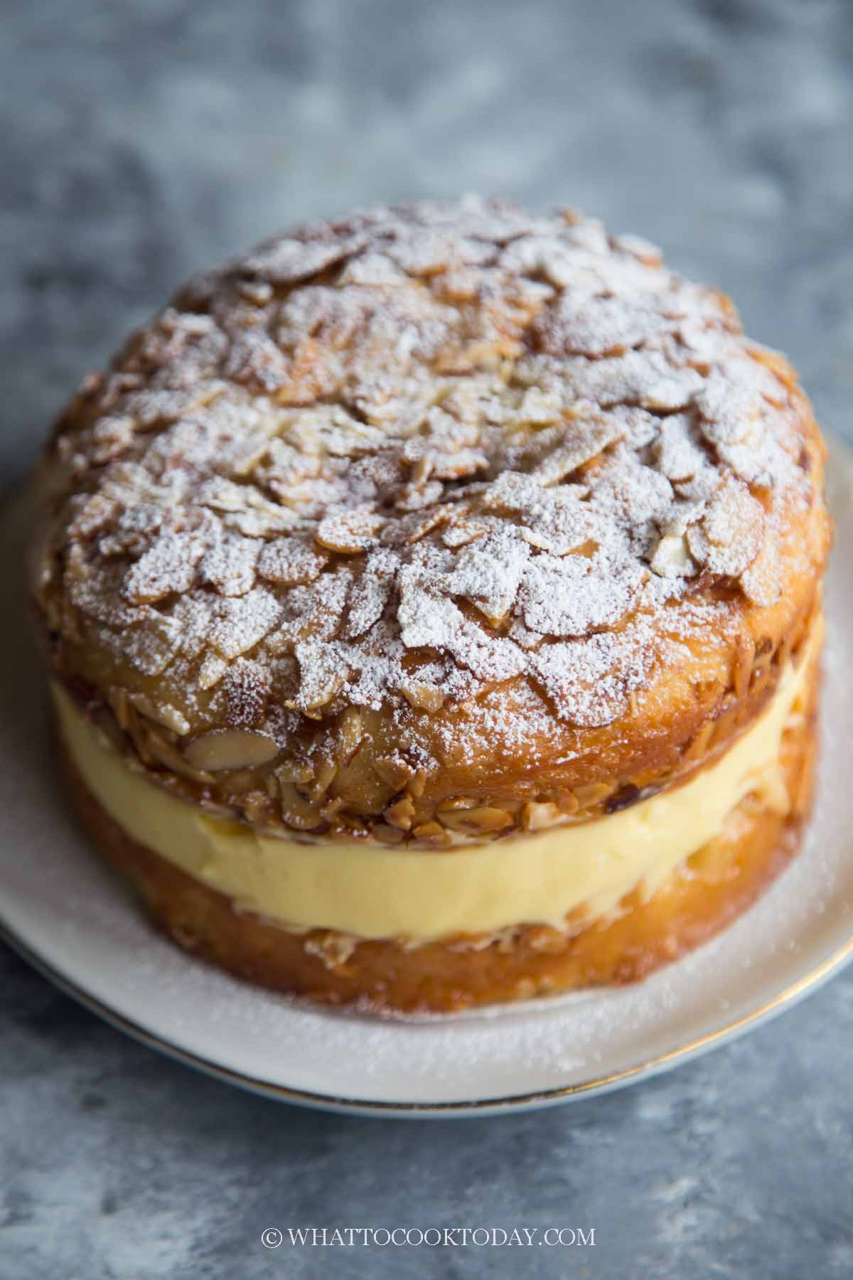 Bee Sting Cake (Bienenstich)
