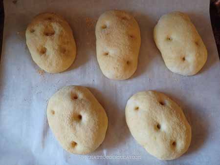 Potato-shaped Potato Bread (Gamja Ppang)