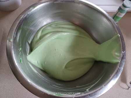 Pandan White Chocolate Mousse Cake