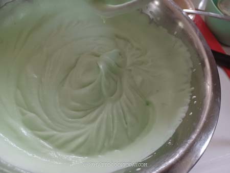 Pandan White Chocolate Mousse Cake