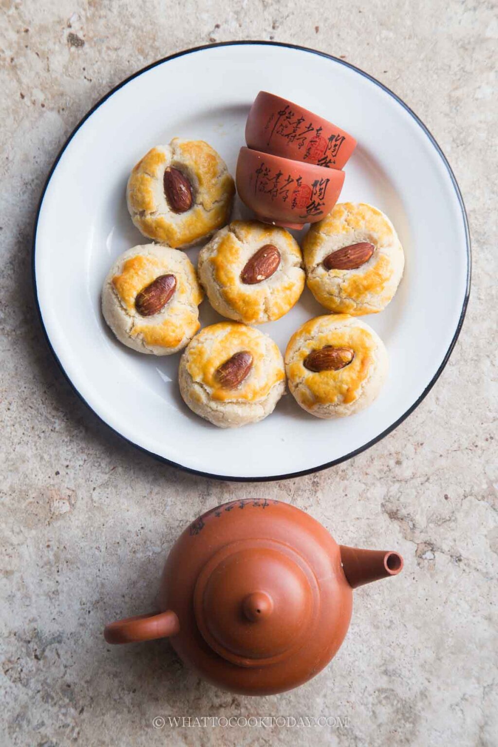 Old-School Chinese Almond Cookies (Using Lard)