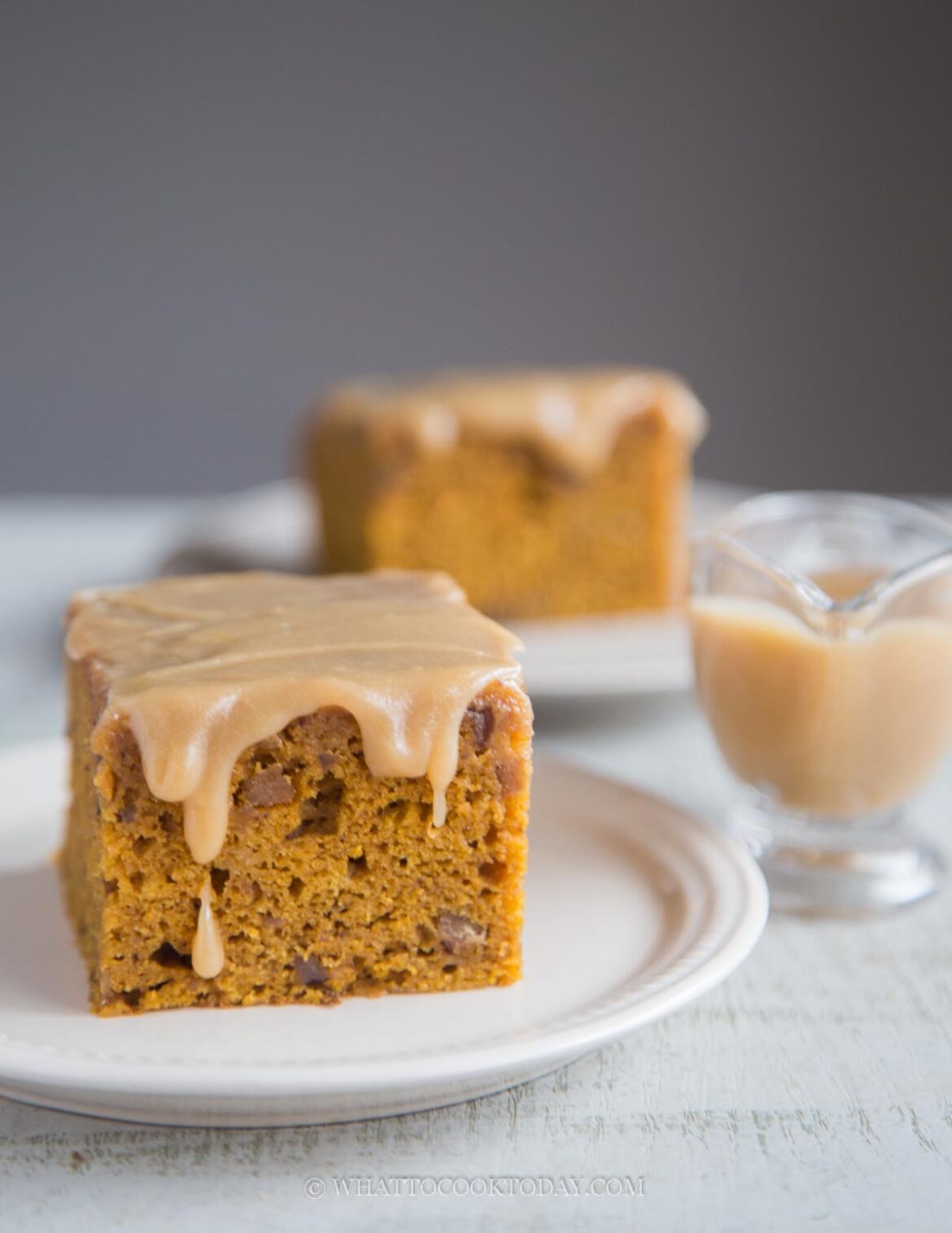 Pumpkin Gingerbread Snacking Cake