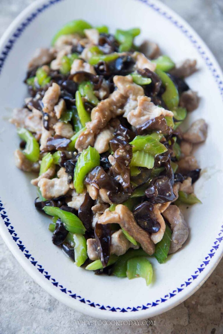 Stir-fried Pork with Wood Ear Mushrooms and Celery