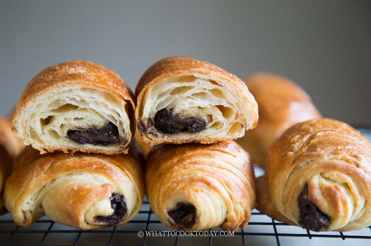 Easy Pain Au Chocolat (Chocolate Croissant) - What To Cook Today